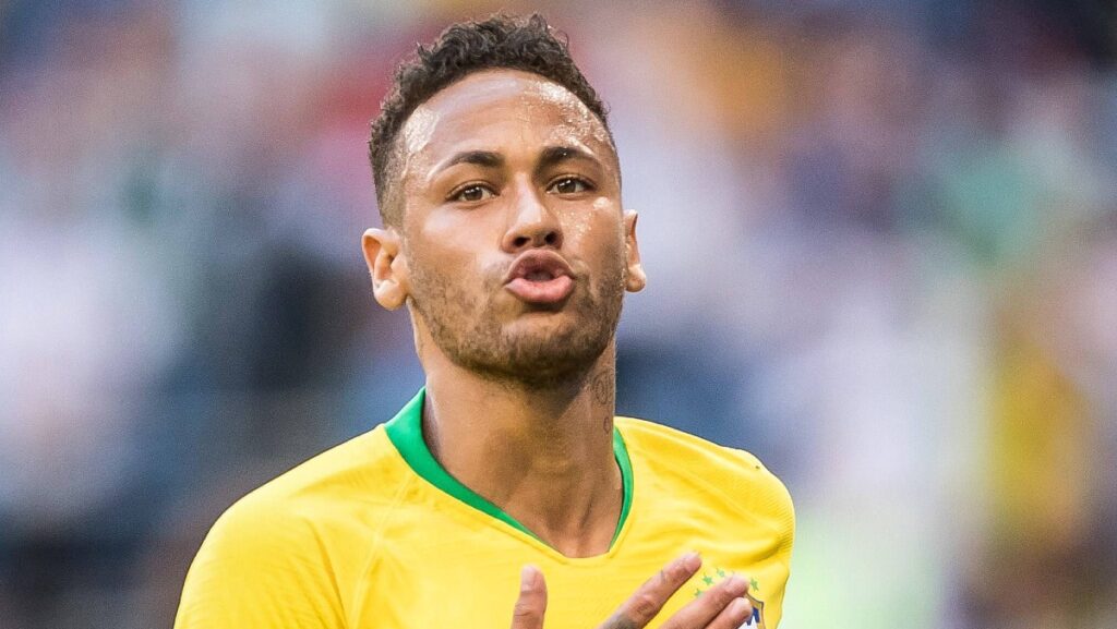 Santos, che caos! Rissa tra Neymar e Robinho jr