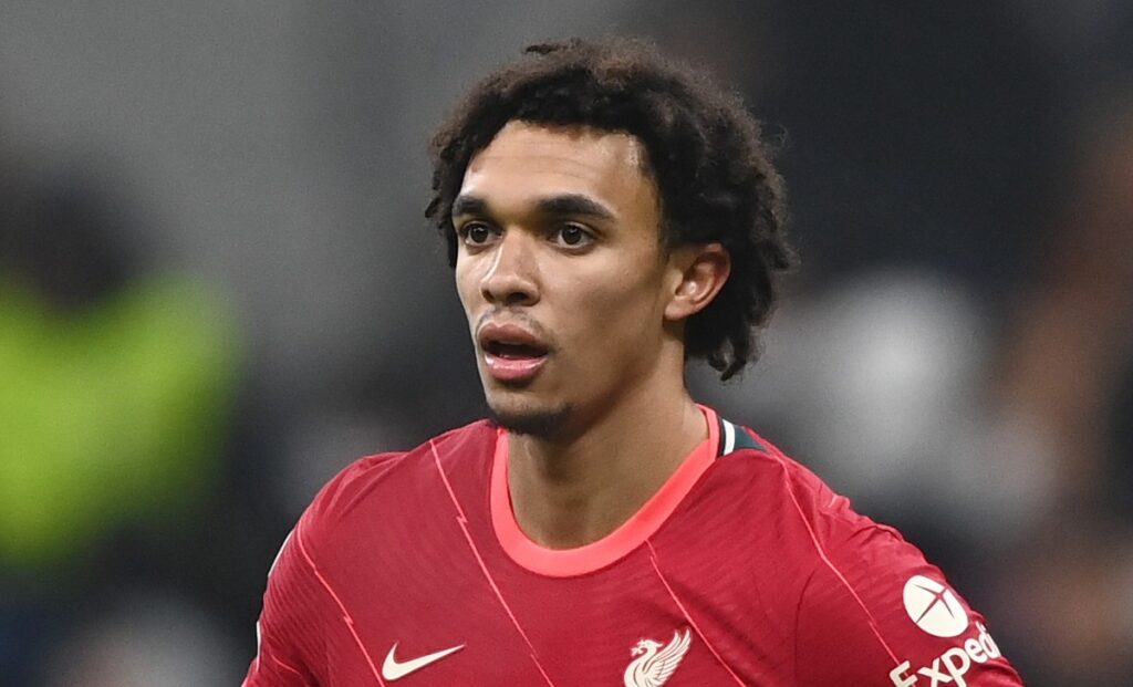 Real Madrid, i Blancos vogliono Alexander-Arnold: il piano