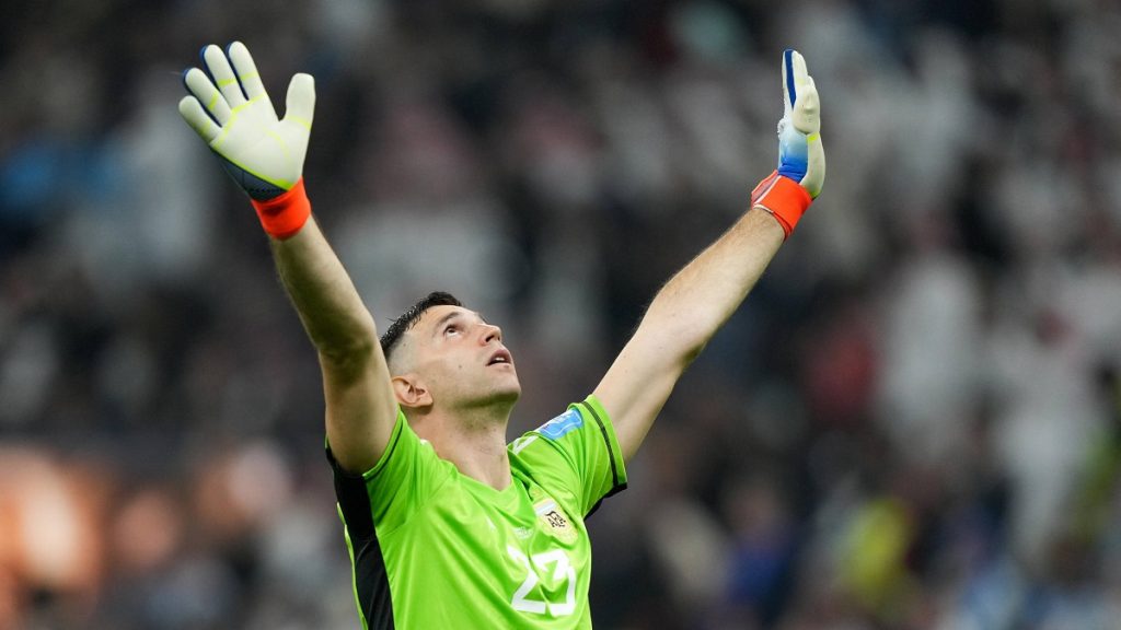 Calciomercato Inter, prende quota l’ipotesi Dibu Martinez