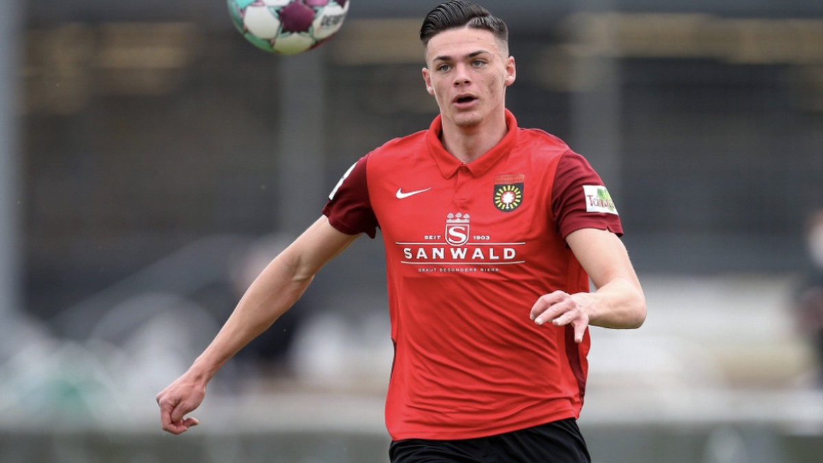 Frosinone, Cuni è arrivato in Italia: ecco il colpo - Calcio News 24